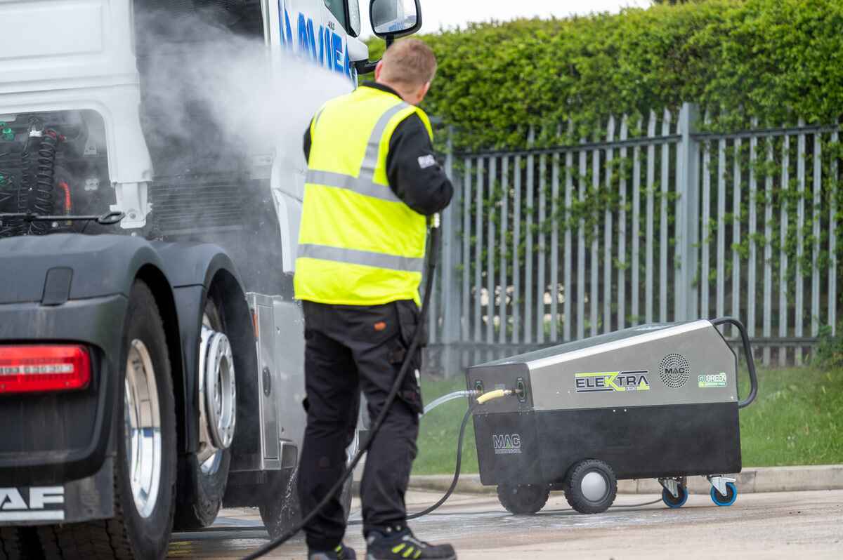 Commercial Mobile Pressure Washers | MAC International